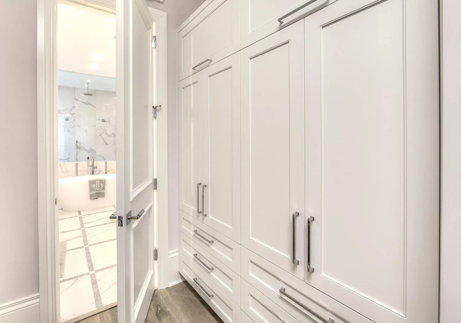 Custom Closet Cabinets: Maximize Your Space and Style - StoneHill Cabinetry